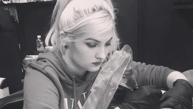 Autism: People face 'daily discrimination' in work - BBC News