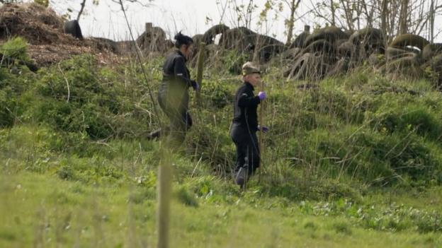 Whaley Bridge: Farmer held over burglary shooting death - BBC News