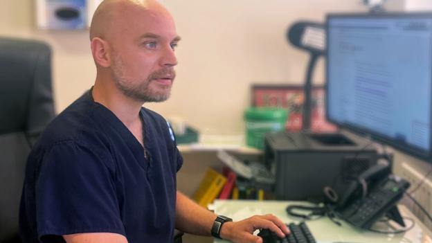 Stress, burnout and hope: NHS workers in London speak out - BBC News