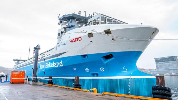 Robot ships: Huge remote controlled vessels are setting sail - BBC News