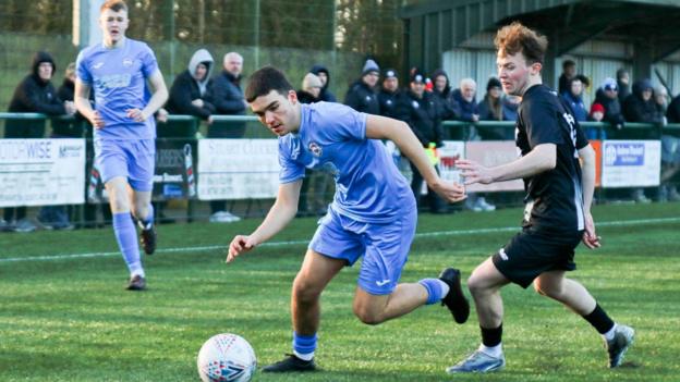 South of Scotland football league in hunt for new teams - BBC News