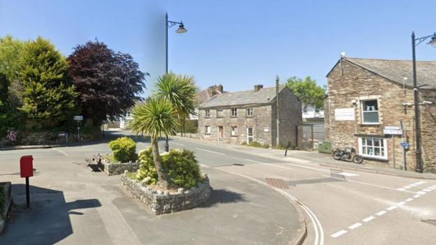 Work to upgrade Cornwall gas network to last four weeks - BBC News