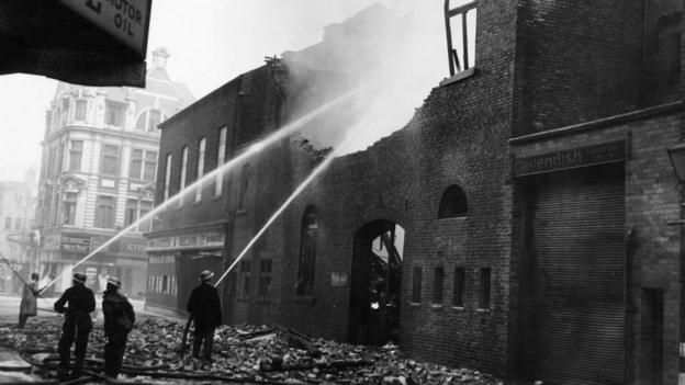 'Mystery' of Hull Blitz report classified for 100 years - BBC News