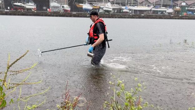 Water testing starts at Devon and Cornwall beaches - BBC News