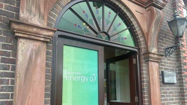Gas customer services centre to return to Isle of Man - BBC News