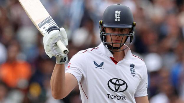 Jamie Smith: England won't move wicketkeeper up the order, says Brendon ...