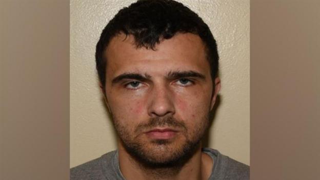 Lenny Scott: Killer gets 45 years for prison officer 'execution' - BBC News