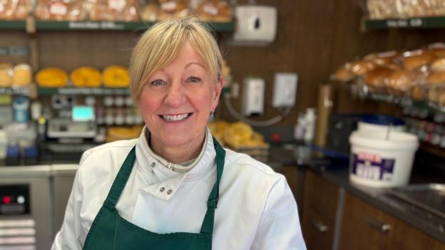Take a look inside Newcastle's revamped Grainger Market - BBC News