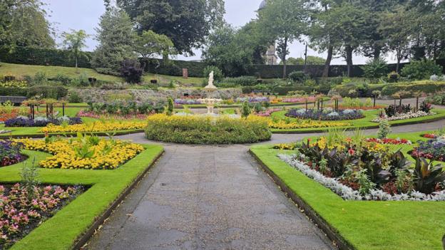 Towns put on displays as Britain in Bloom judges visit Shropshire - BBC ...