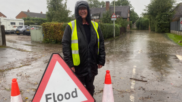 Witherley villagers 'sick and tired' after flooding - BBC News