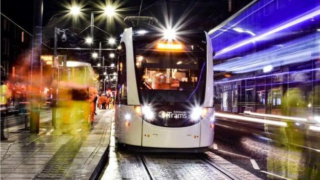 Route for third Edinburgh tram line unveiled - BBC News