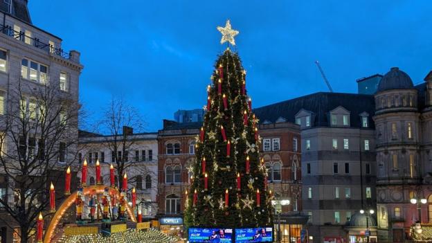 UK weather: Why is it so windy? - BBC Weather
