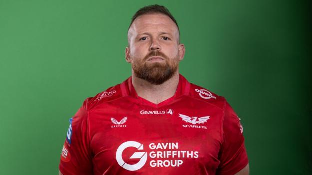 Henry Thomas: Scarlets prop retains Wales ambitions - BBC Sport