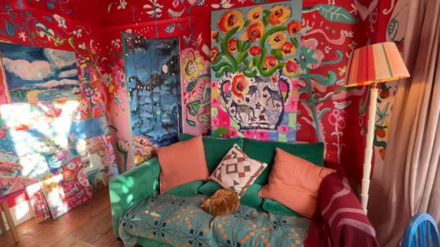 Devon woman transforms entire house into a work of art - BBC News