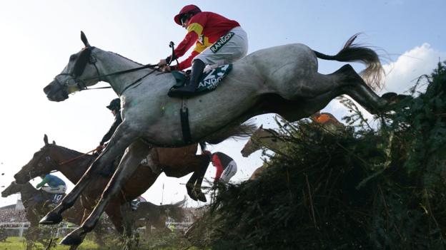When is Grand National 2025? Date, time, favourites, Aintree course ...