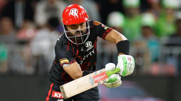 Big Bash League: Mohammad Rizwan retired out in Melbourne Renegades ...