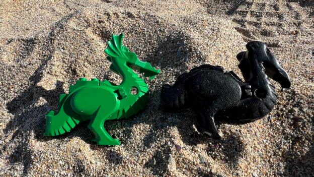 The lost Lego still washing up after 28 years - BBC News