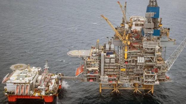 Shell and Equinor plan to combine forces in North Sea - BBC News