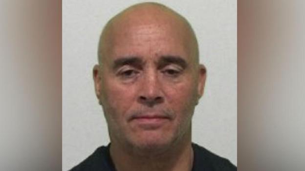 Curtis Warren admits breaching serious crime order - BBC News