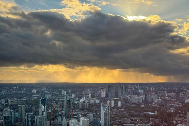 Gloomy spell to be replaced by weekend rain and possible thunderstorms ...