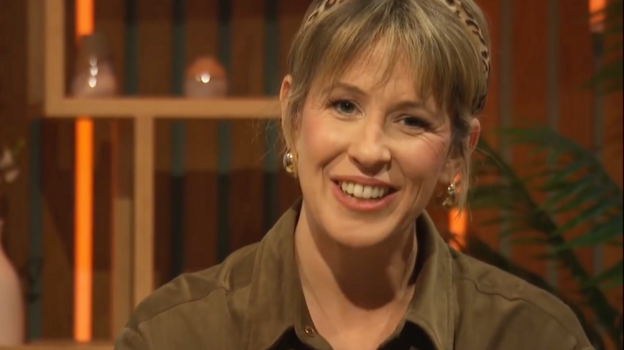 Mari Grug: S4C TV host announces cancer return after clear scans - BBC News