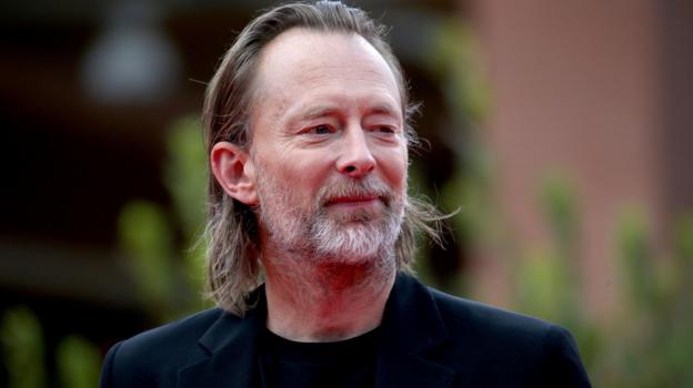 Radiohead album covers to go on show at Oxford museum - BBC News