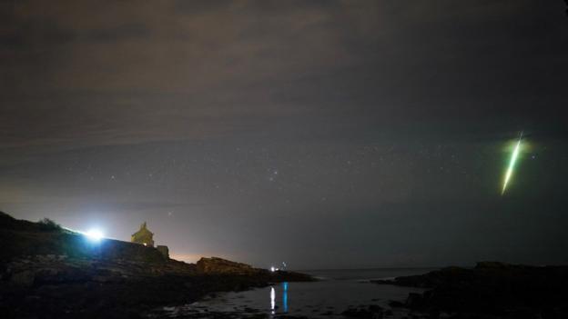 Draconid meteor shower: Where to watch as cosmic display peaks - BBC ...