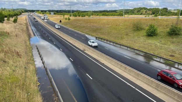 Closures planned to move pump after A421 flooding in Bedfordshire - BBC ...