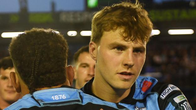 Jacob Beetham: Wales back signs new Cardiff contract - BBC Sport