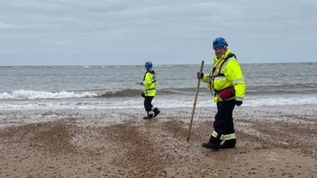 North Sea ship crash: 'Tears' over plastic found in Skegness - BBC News