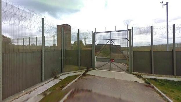 Work starts on making HMP Highpoint 'UK's largest prison' - BBC News