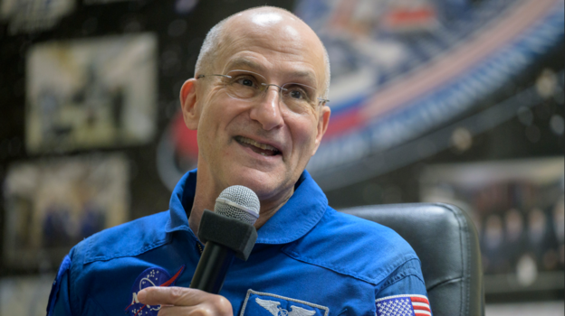 Oldest serving US astronaut returns to Earth on 70th birthday - BBC News
