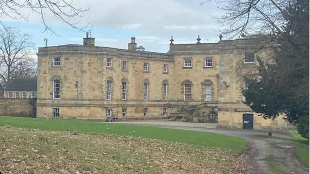 Gilling Castle: Retirement flats to replace former public school - BBC News
