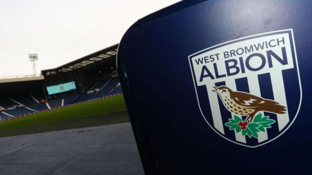 West Bromwich Albion sign Manchester United midfielder on loan - BBC Sport