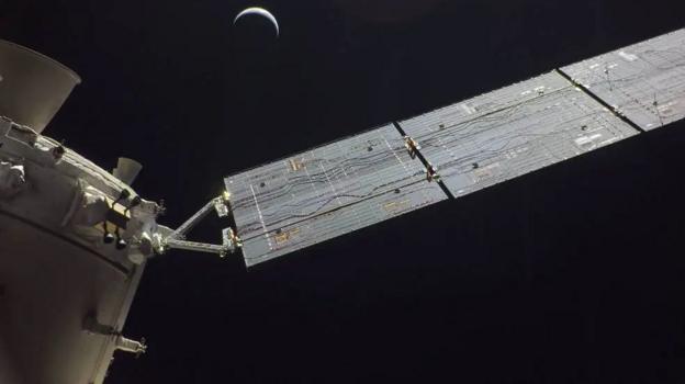 Nasa announce new Moon mission for Artemis astronauts - BBC Newsround