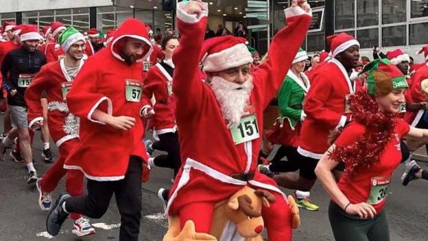 Annual Santa Dash to return to Isle of Man's capital - BBC News