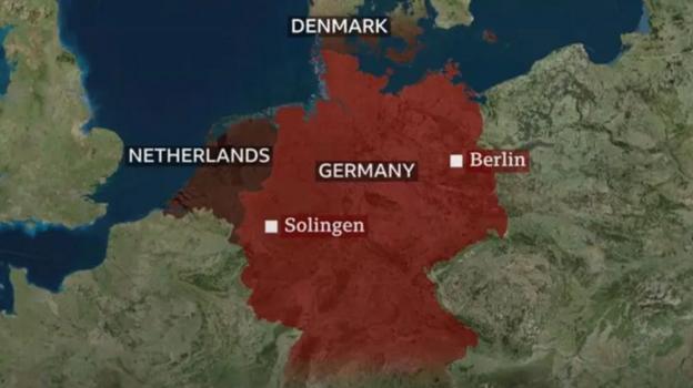 German stabbing: Man surrenders and confesses to Solingen attack - BBC News