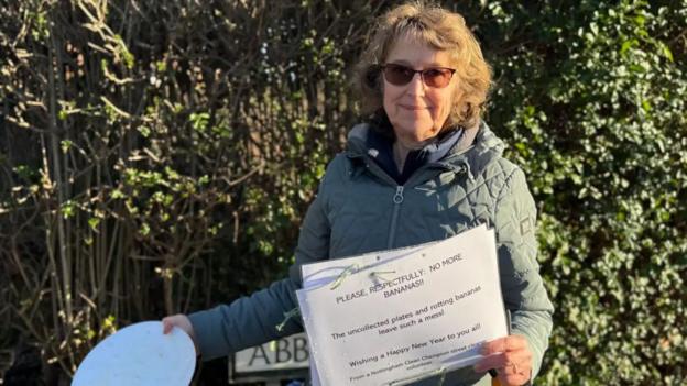 Banana plate mystery puzzles Beeston residents in Nottinghamshire - BBC ...