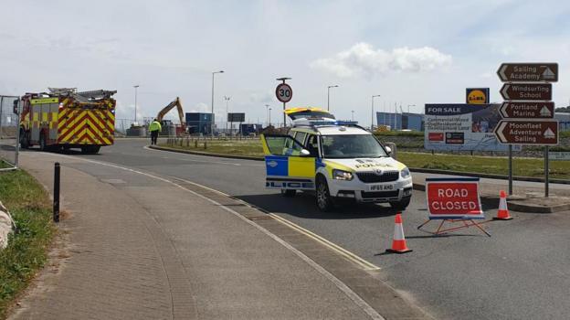 Portland: Major gas leak shuts coastal road - BBC News