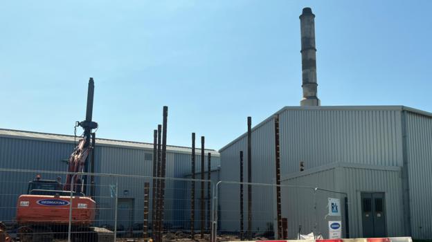 Guernsey's two incinerators being replaced with one - BBC News
