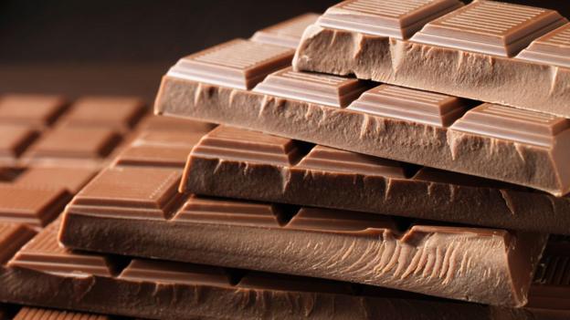 Chocolate thief jailed in Reading after cross-country tour - BBC News
