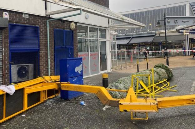 Bury Council fined after worker hurt while putting up Christmas Tree ...