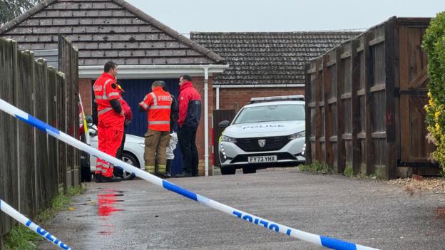Taverham house fire leads to man's death - BBC News