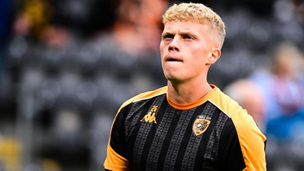 Gillingham sign Hull City's Andy Smith and Liverpool's Dominic Corness ...