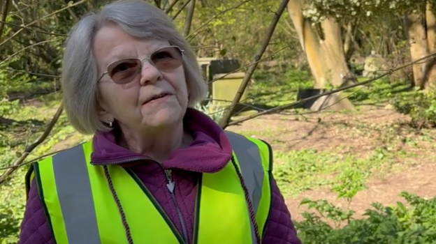 Praise for 'inspiring' volunteers who clean Hull General Cemetery - BBC ...