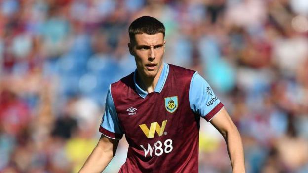 Maxime Esteve: Burnley defender signs new long-term deal - BBC Sport