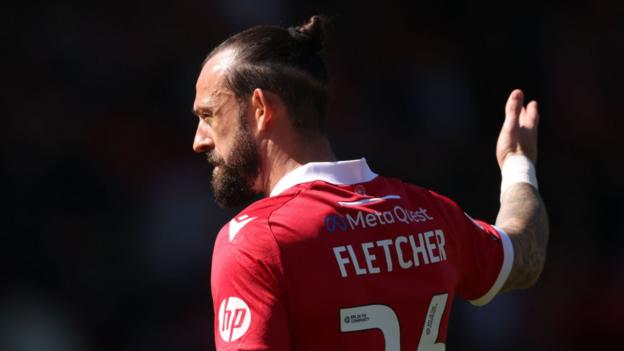Steven Fletcher: Wrexham's leading man in a supporting role - BBC Sport