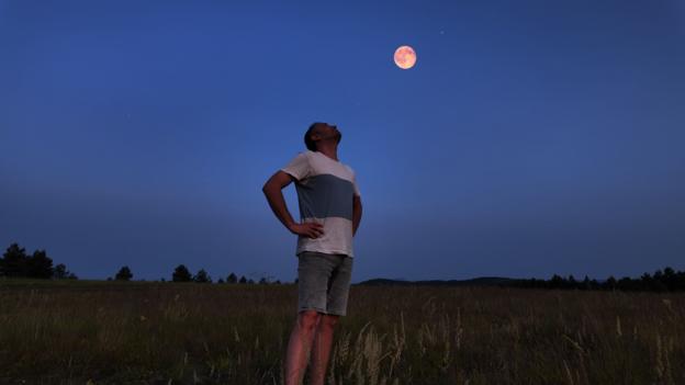 Harvest Moon: What is a supermoon? When will it take place? - BBC Newsround