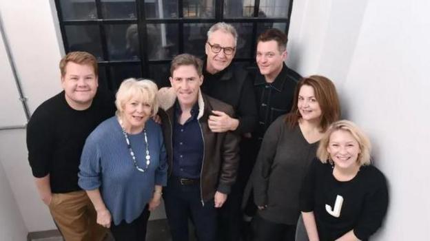 Gavin and Stacey to return for final episode at Christmas - BBC News