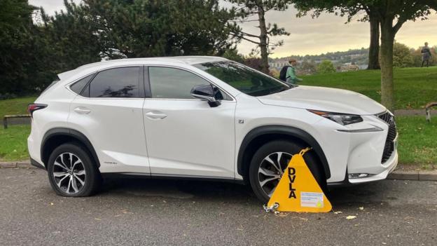 Kent: DVLA clamped 17,000 untaxed vehicles since 2022 - BBC News